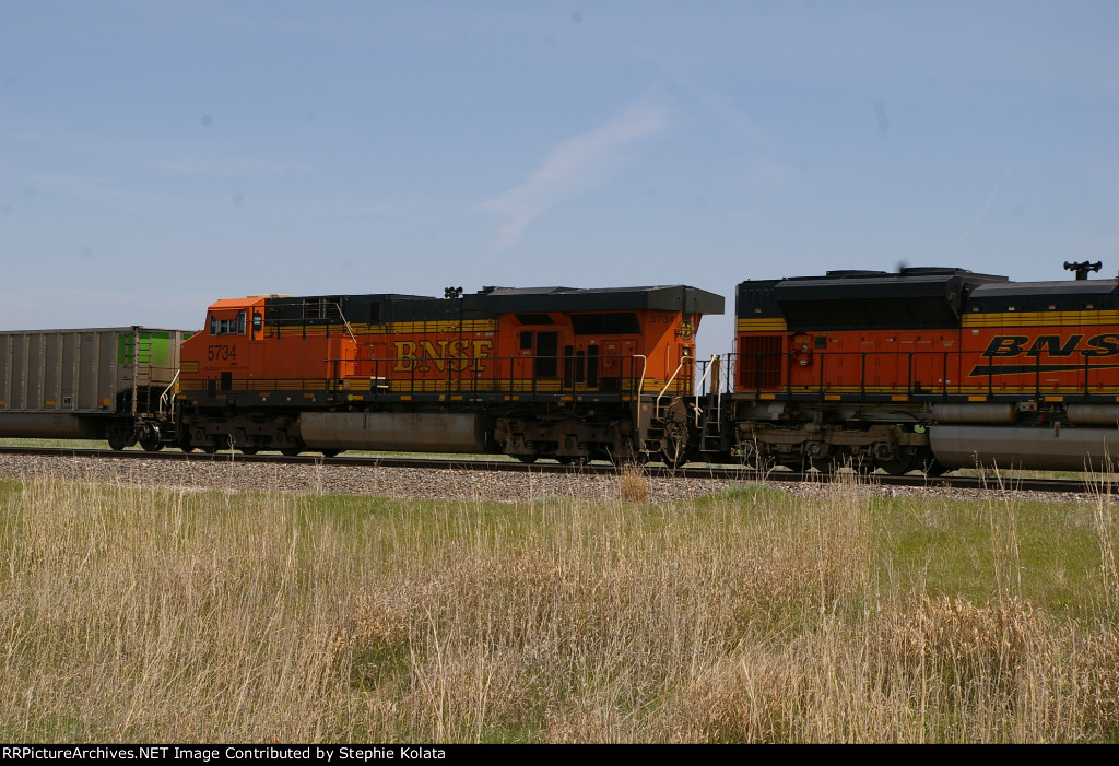 BNSF 5734